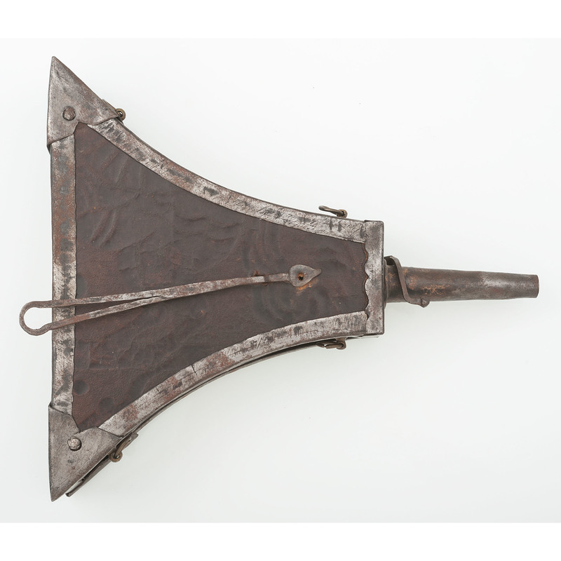 Early 17th Century German Musketeer's Powder Flask - auctions & price ...